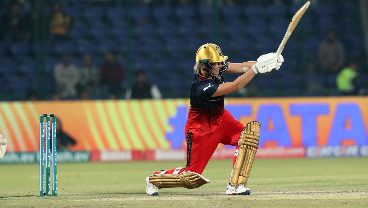 Retro Night ft. RCB Women's Team | WPL 2024 | Bold Diaries | Royal ...